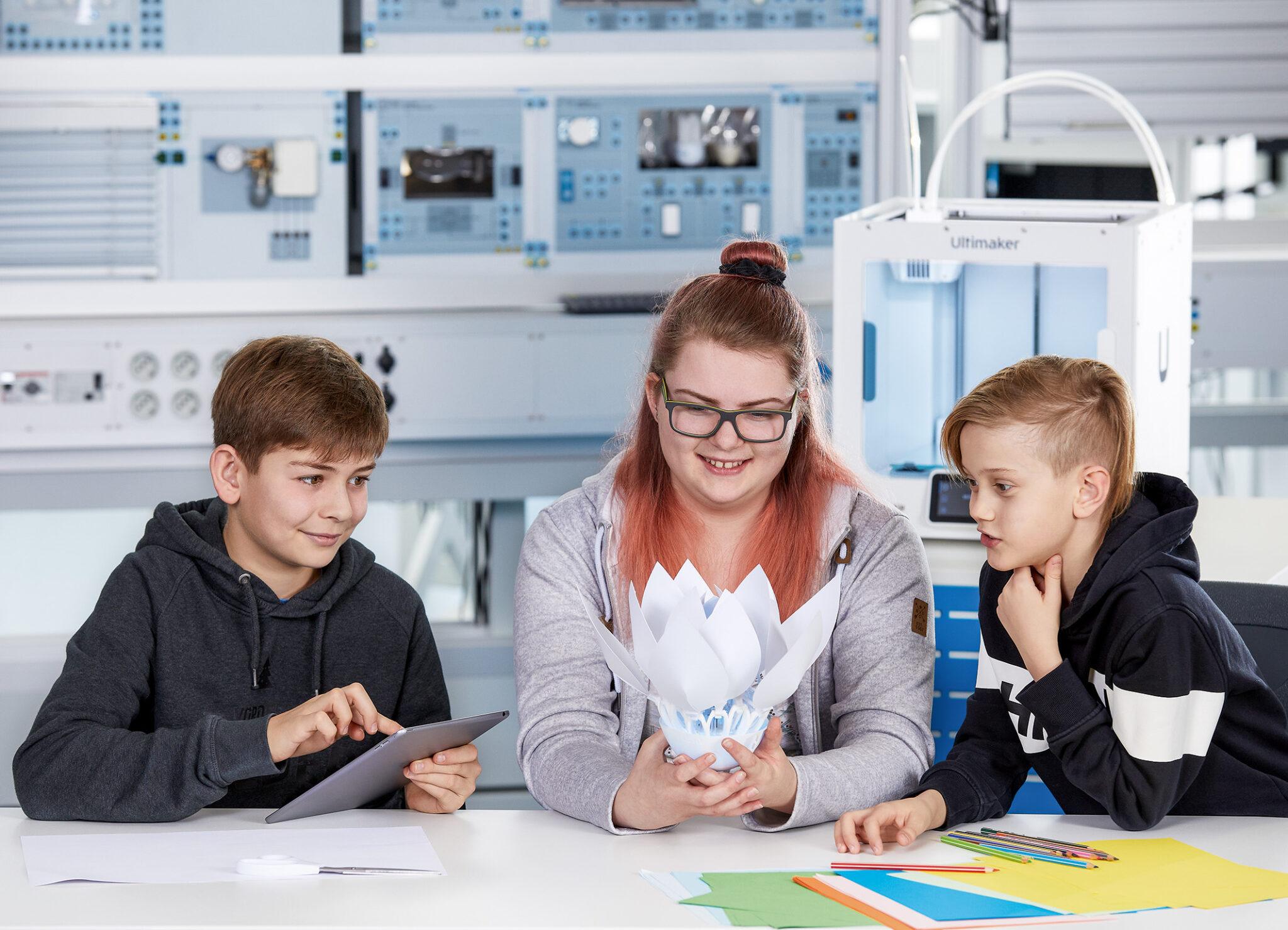 Robots-Blog | Bionic Flower: a bionically inspired robot flower | News ...