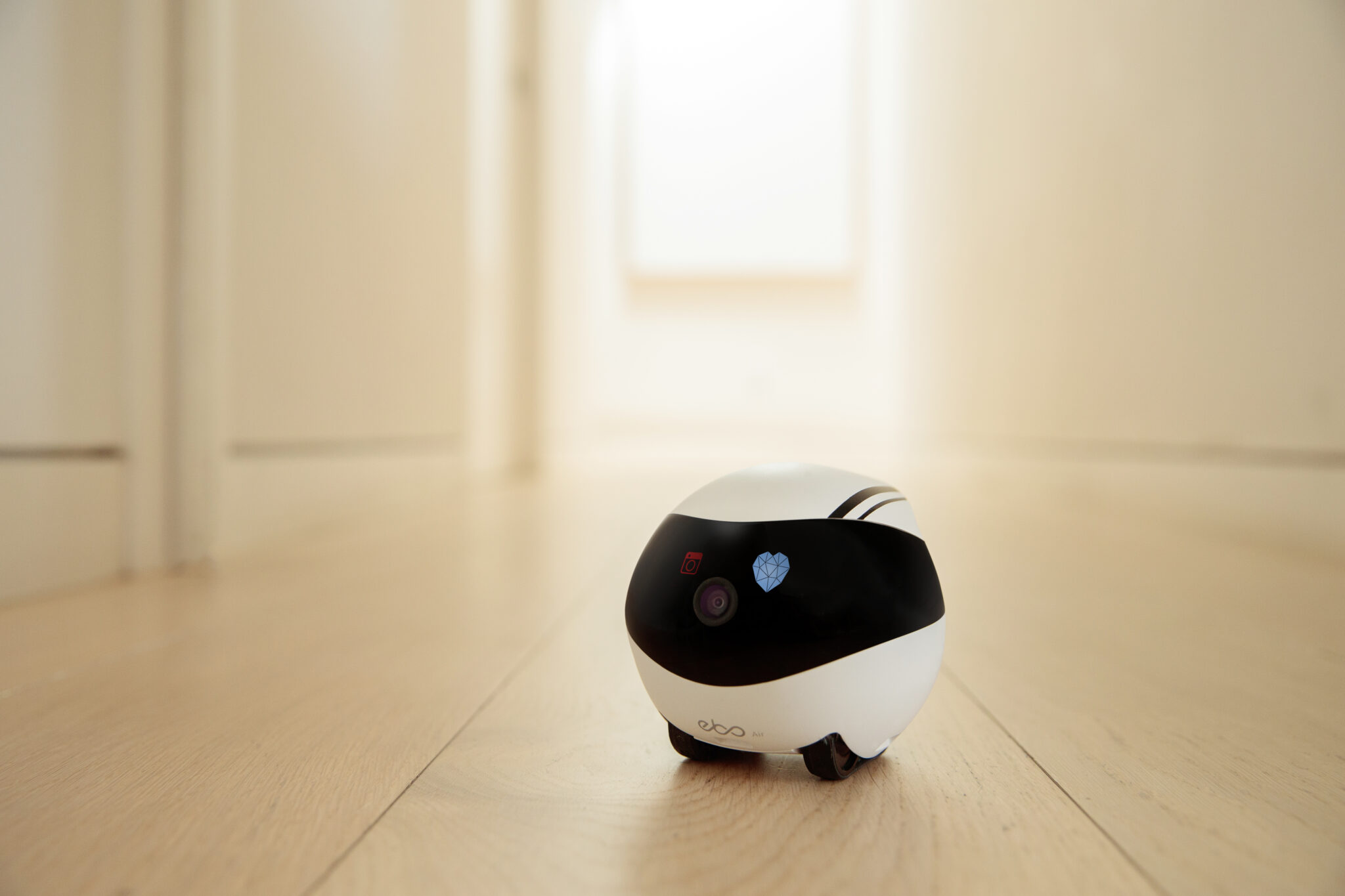 Robots-Blog | Enabot introduces EBO SE and EBO AIR, the next generation ...