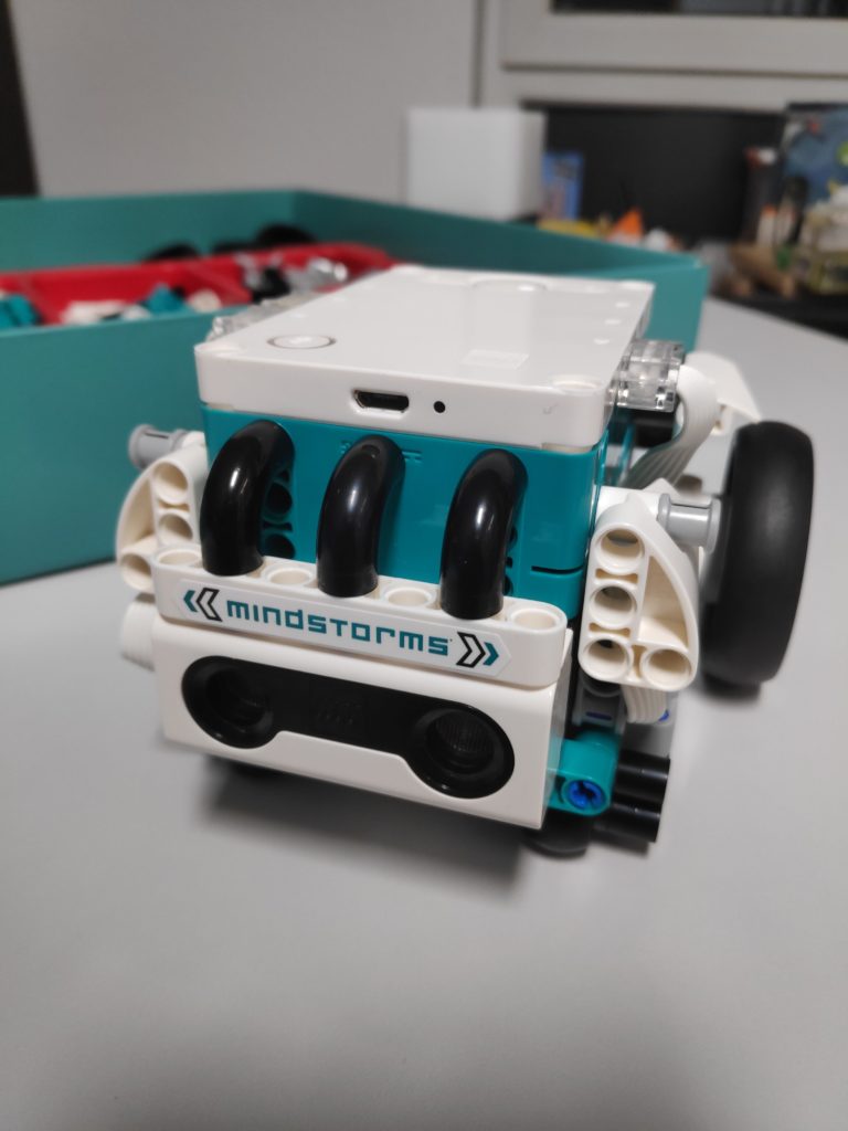 Robots-Blog | First LEGO MINDSTORMS Robot Inventor #51515 Timelapse ...