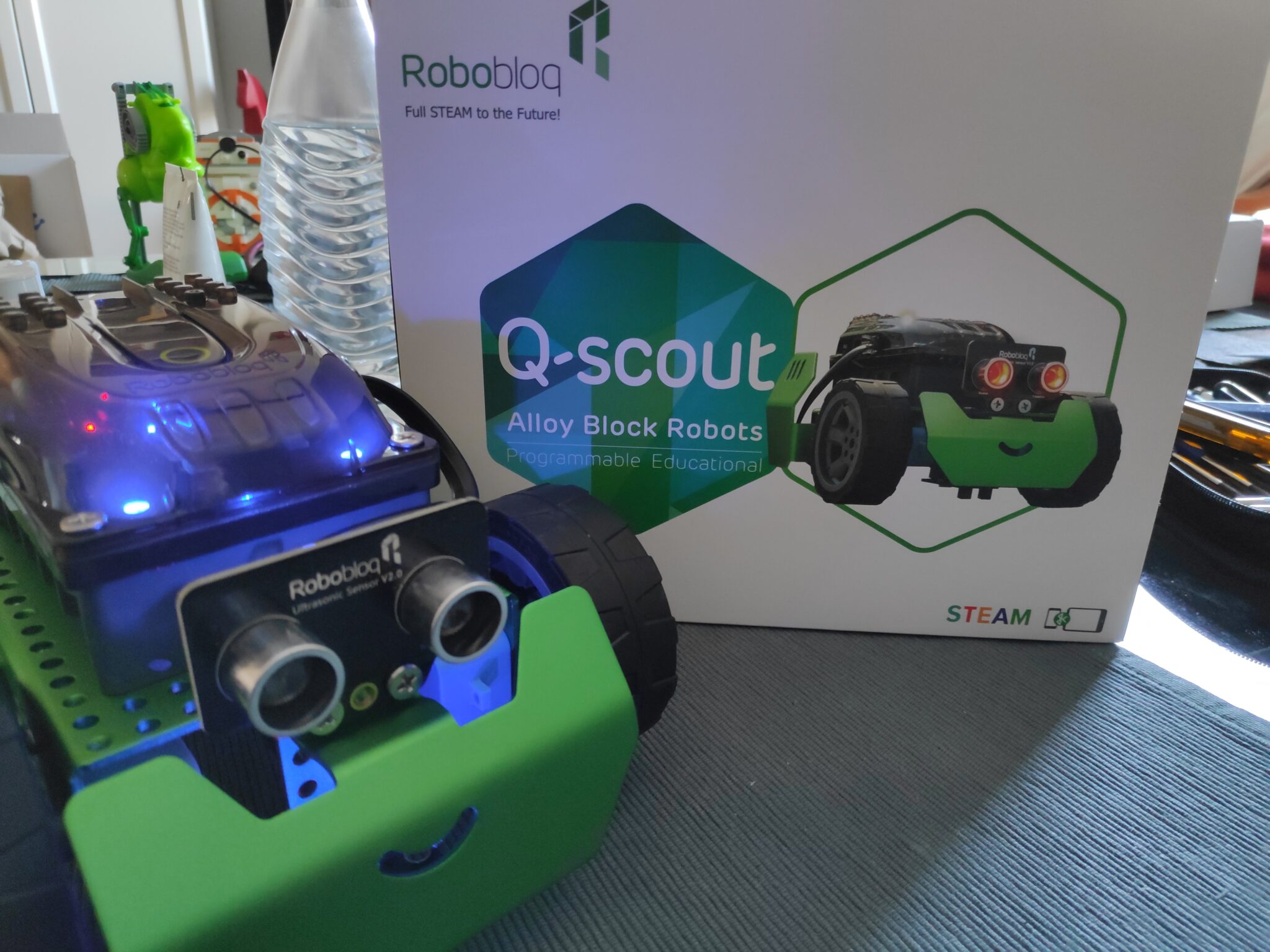 Robots-Blog | Q-Scout by Robobloq | News about Robots, Drones, AI, Robotics, Electronics ...