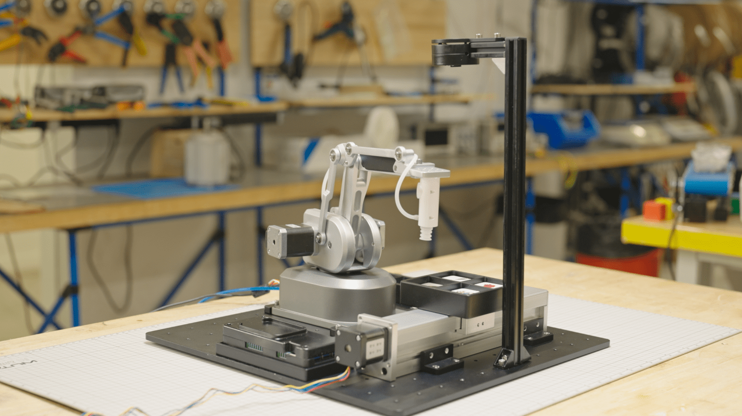 Robots-Blog | Elephant Robotics launched ultraArm with various solutions for education | News ...