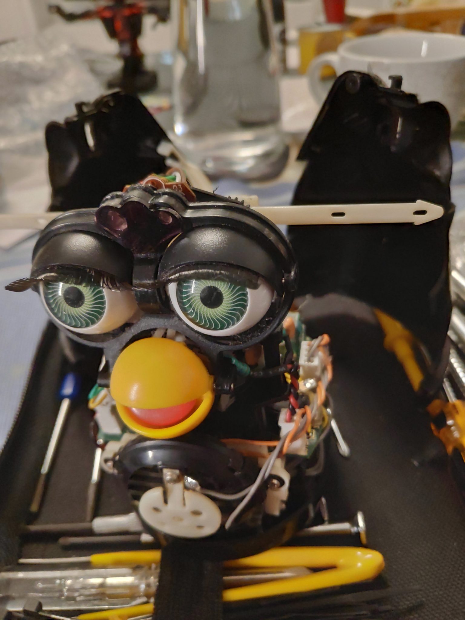 Robots-Blog | Furby „inside view“ | News about Robots, Drones, AI ...