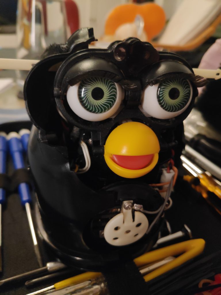 Robots-Blog | Furby „inside view“ | News about Robots, Drones, AI ...
