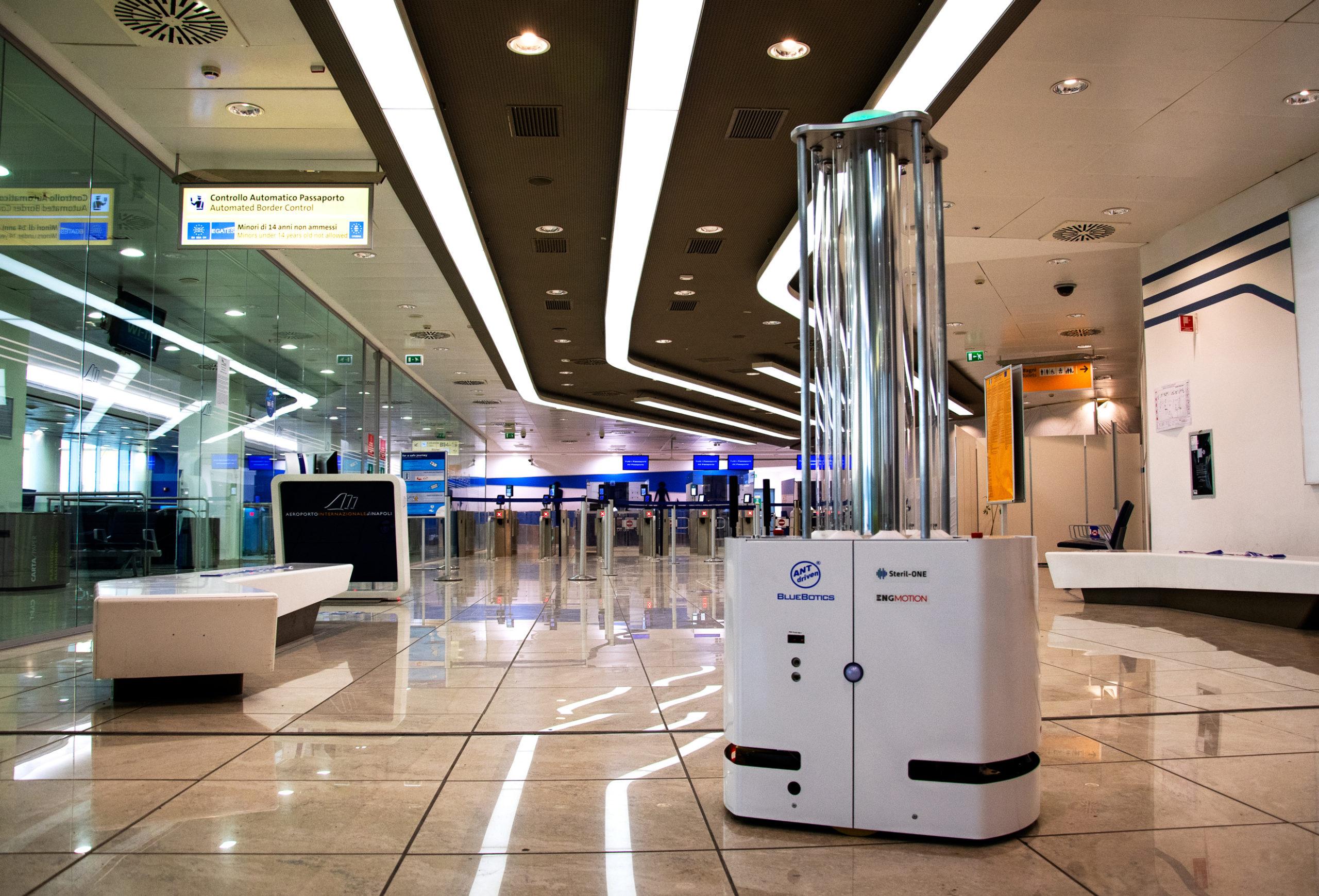 Robots-Blog | Autonomous UVC disinfection robot scales up the fight ...